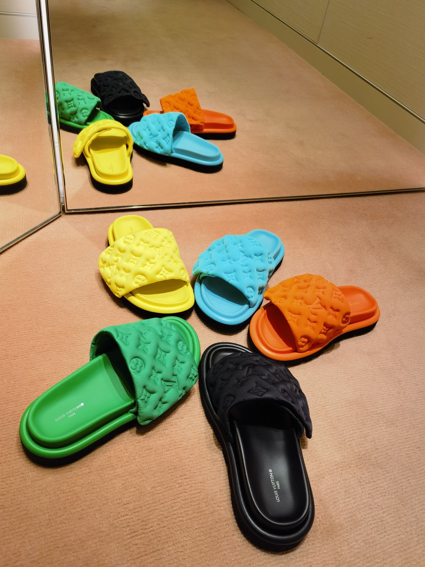 LV SLIDES : ShopFlyWearz